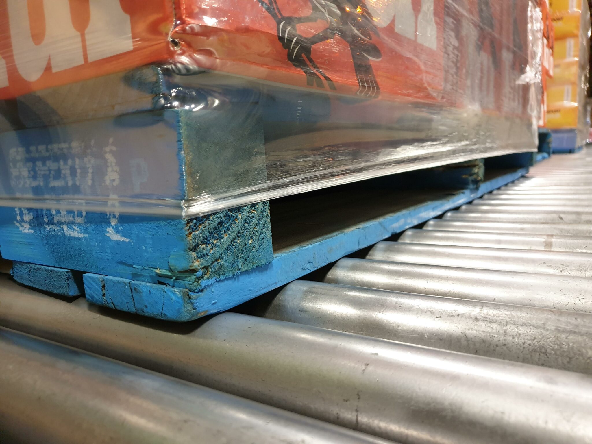 Scope, Wrap, Rope: How Roping Pallets Prevents Product Damage